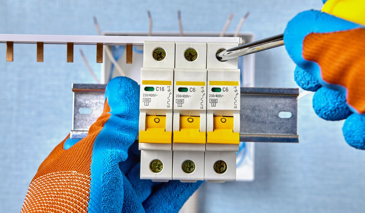 How To Choose The Right Breaker For Your Hot Tub - PoolsWiki