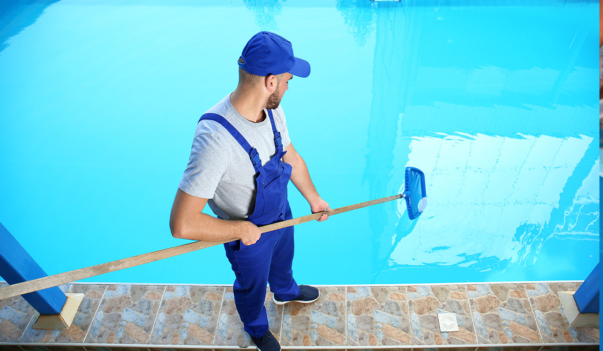 Pool Flocculant: What To Know Before Using - PoolsWiki